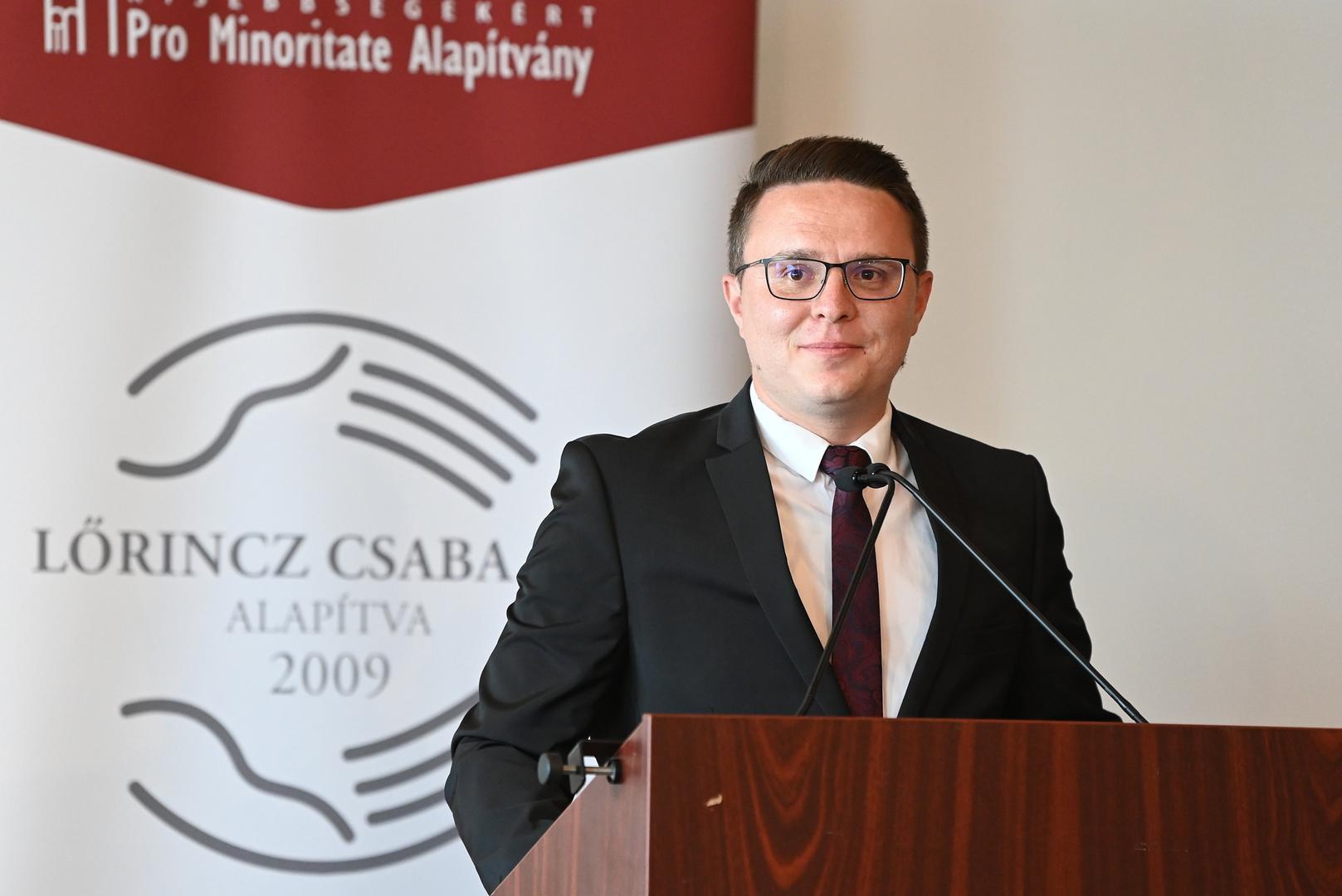 Eötvös József Kutatóközpont